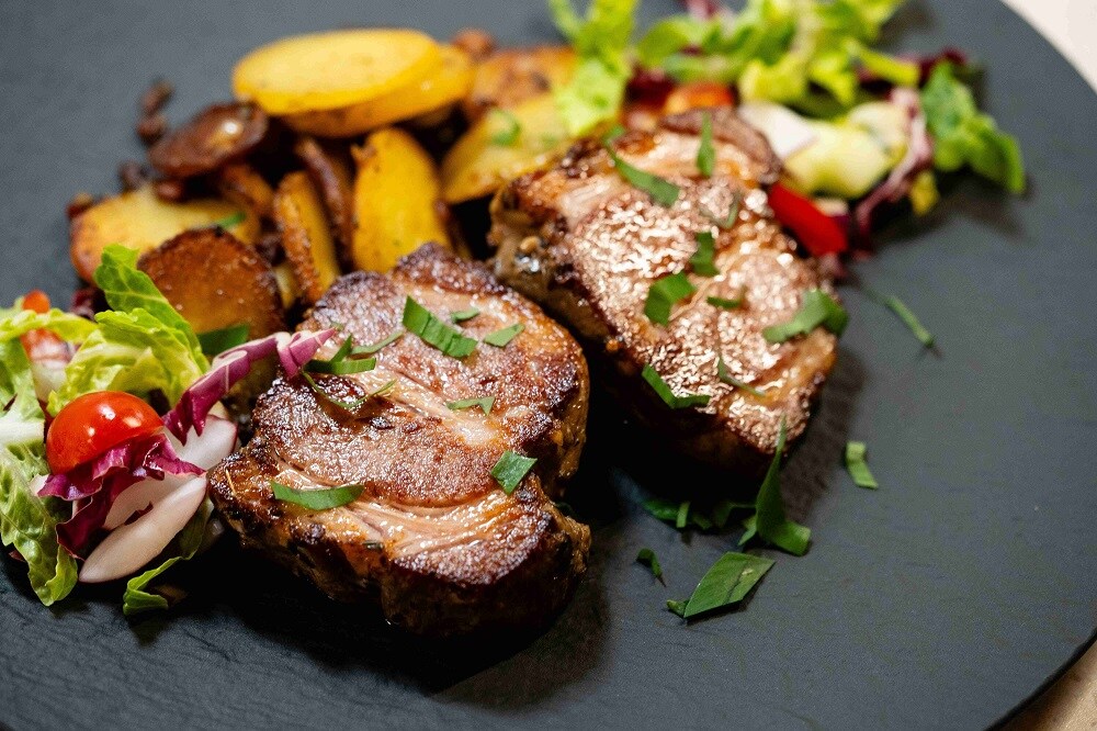 Cum pregatesti ceafa de porc la cuptor